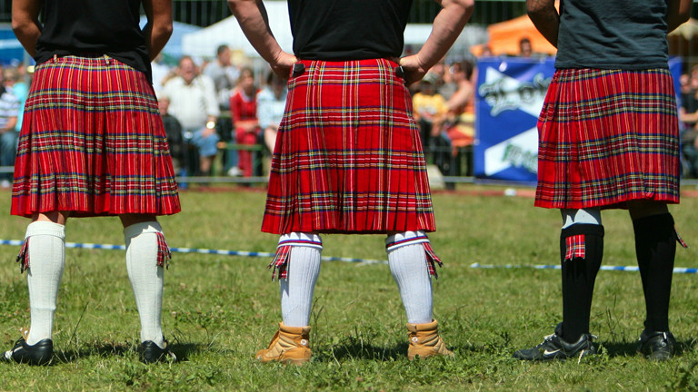 Schottenrock: Traditionelle Kilts aus Schottland · DRadio Wissen